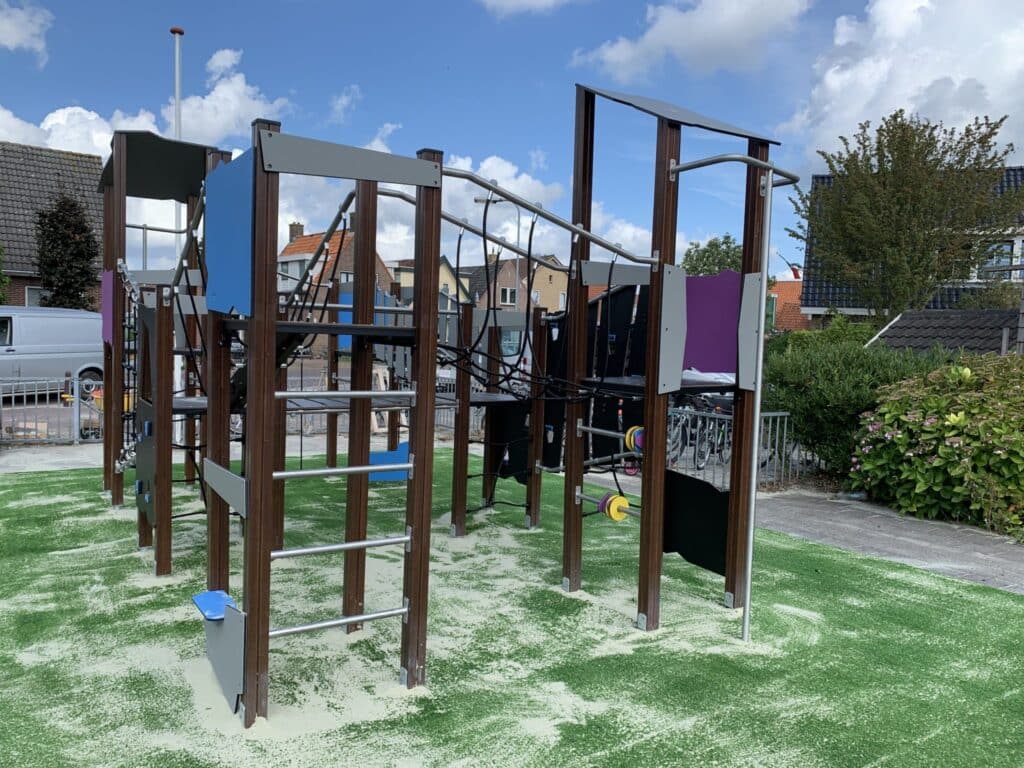 Schoolpleinen Basisschool de Baskuul helemaal in “balans!” - Hercules Speeltoestellen